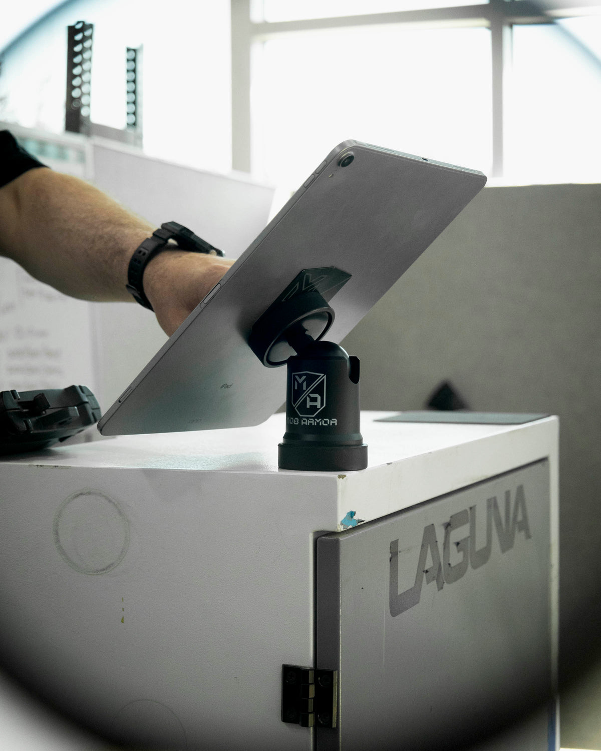 TabNetic Maxx | Rugged Magnetic Tablet Mount